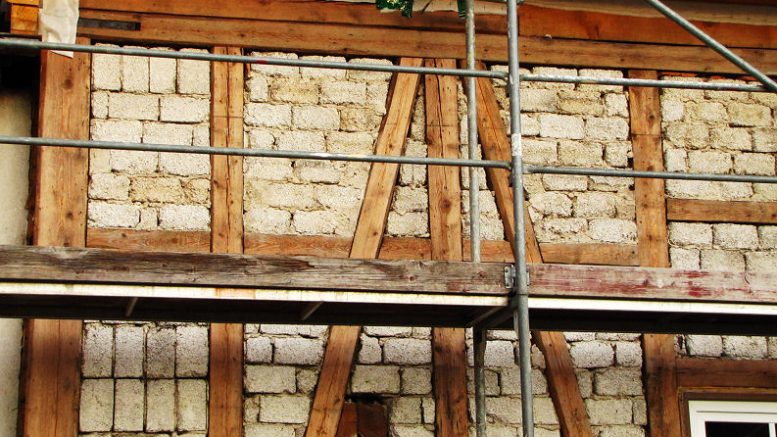 Eine Wand mit Lehm verputzen ⋆ Heimwerker Tipps